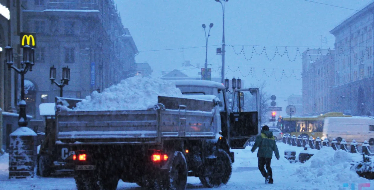 Minsk covered with snow after Cyclone Daniella reaches Belarus - in ...
